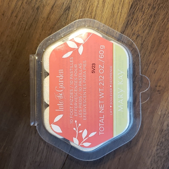 Mary Kay | Bath & Body | Mary Kay Into The Garden Foot Fizzies Nib ...